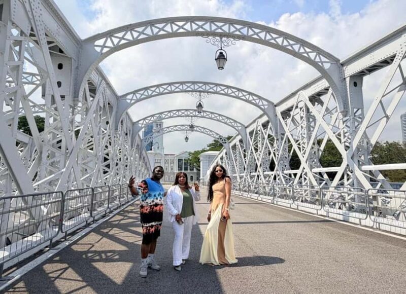 Sparkling Singapore City tour-RiverCruise, LightShows, Satay - The Sum Up