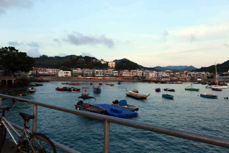 Spectacle Hong kong Lamma Island Day Tour - Navigating the Tour: What to Expect