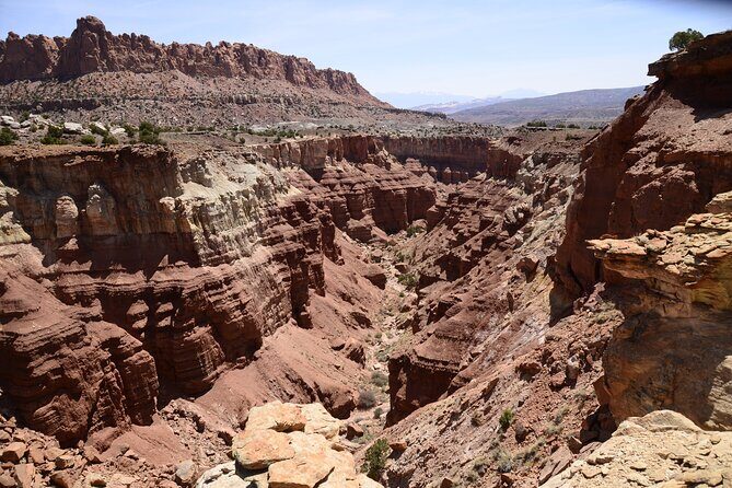 Spectacular 8-Hour Guided Llama Hike with Lunch and Dinner - The Route and Environment