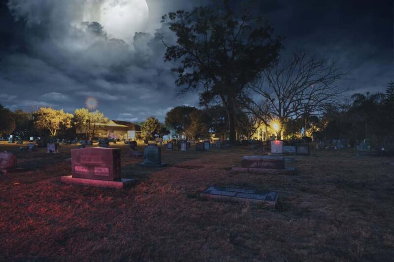 Specters of the Spanish Moss: Jacksonville Ghost Tour - An In-Depth Look at the Jacksonville Ghost Tour