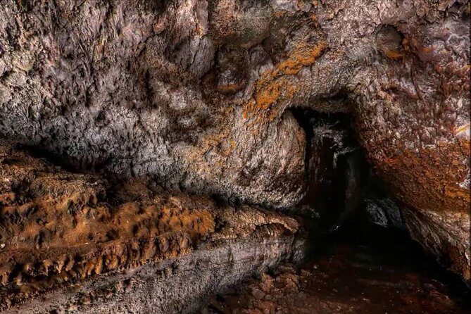 Speleology Tour in Cueva de Las Palomas in La Palma - The Sum Up