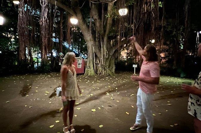 Spirits A Haunted Hawaiian Cocktail Ritual - The Setting: Waikiki’s Historic Park