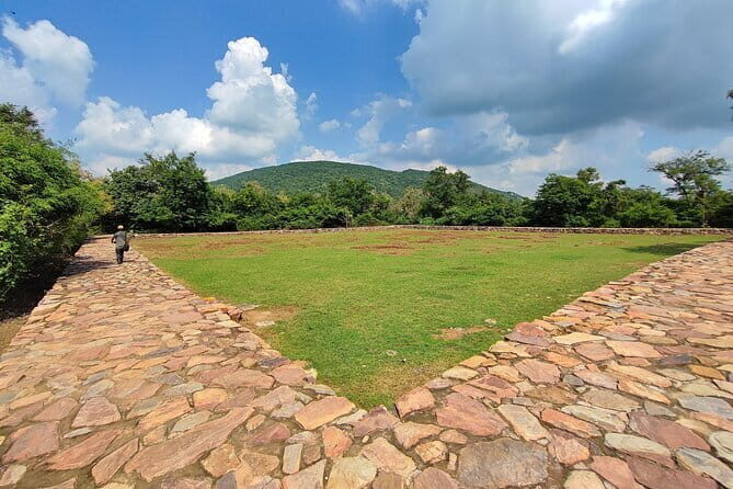 Spiritual Day Tour to Rajgir and Nalanda from Patna to Bodhgaya - Who Should Consider This Tour?