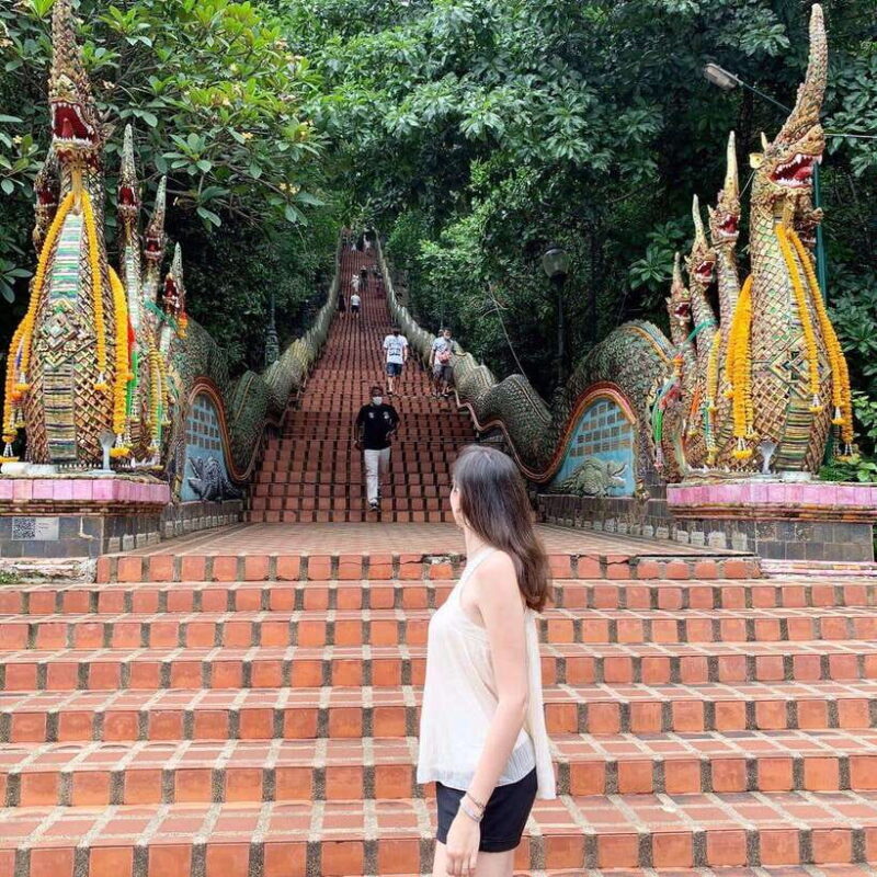 Spiritual Sunrise: Wat Doi Suthep, Pha Lat, Alms &Meditation - Group Size and Atmosphere