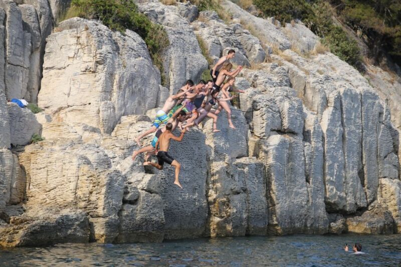 Split 4-Hour Guided Sea Kayak Tour - FAQs