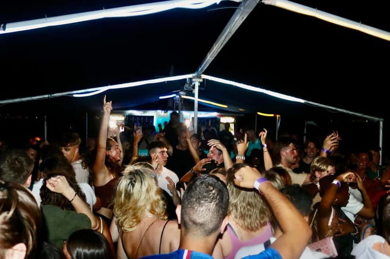 Split: Boat Crawl with Nightclub Access, Shots, & Boat Party - Authentic Feedback from Participants
