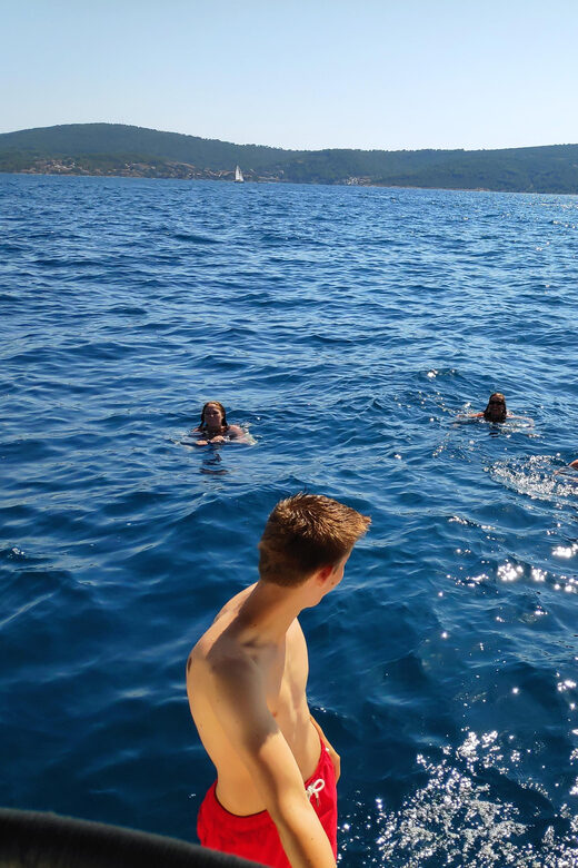 Split: Half Day Sailing Tour with Swim Stop, Snacks and Wine - The value and overall experience