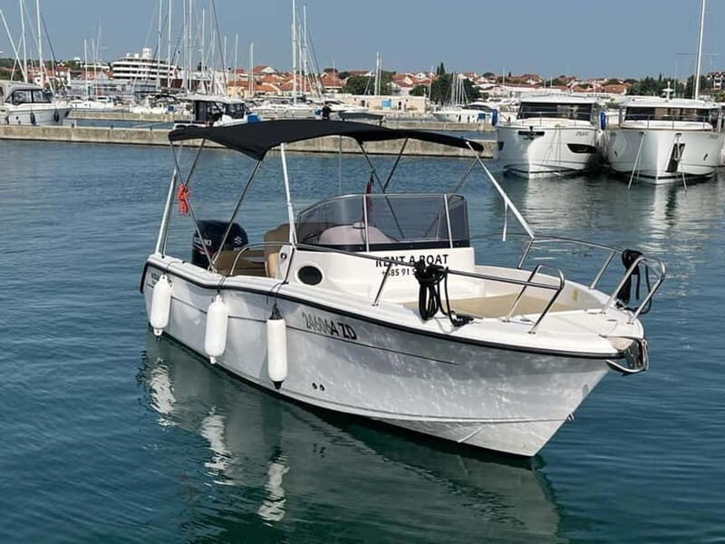 Split: Private Blue Lagoon 3 islands with speed boat - Key Points