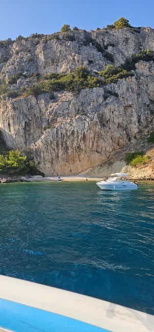 Split: Private Blue Lagoon, Shipwreck, & Bays Boat Tour - Authenticity and Friendly Service