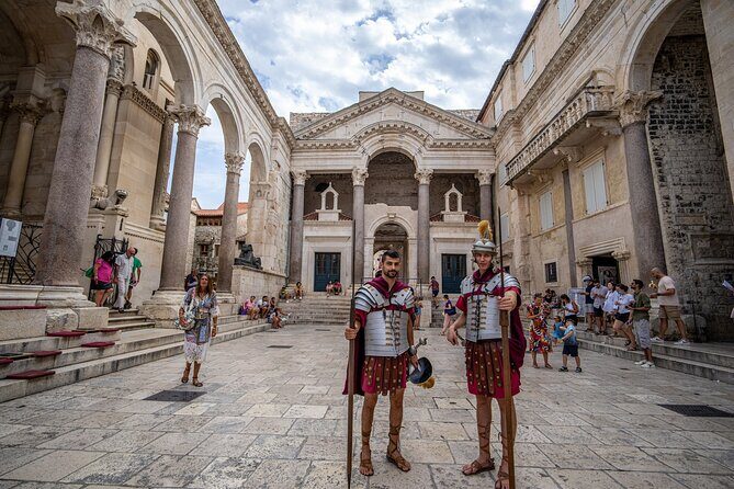 Split Private Walking Tour for Families with kids from 5-17 years - Key Points