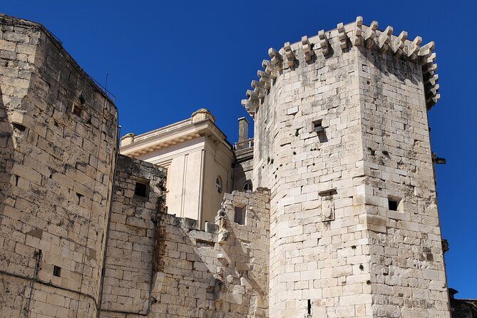 Split Walking Tour with a Licensed Local Guide - Key Points
