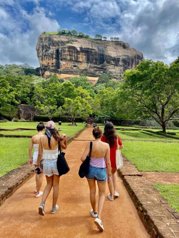 Sri Lanka: 10-Days Private Guided Tour - Key Points