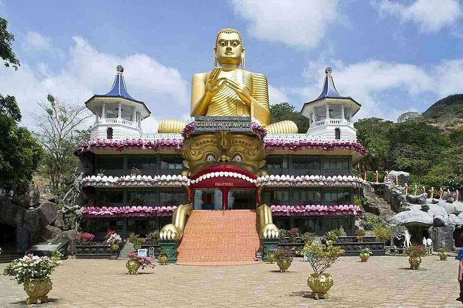 Sri Lanka 10 Days Tour Package Lifetime Experience - Transportation, Accommodation, and Group Size