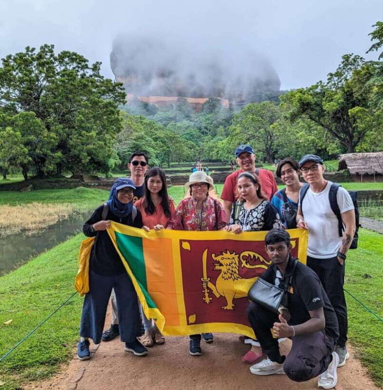 Sri Lanka private tour package 10 Days. and luxury hotel - Discovering Sri Lanka’s Charm in 10 Days