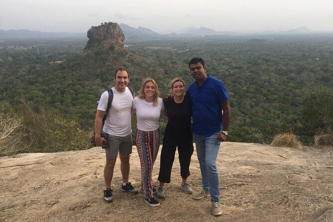 Sri Lanka; Professional Chauffeur Guide With Modern Vehicles - The Ideal Traveler for This Service