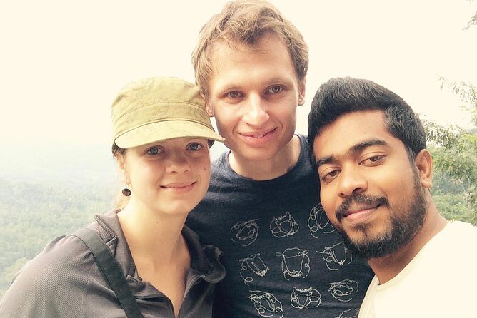 Sri Lanka sightseeing tours 11 Days with driver, vehicle and H/B accommodations - Key Points