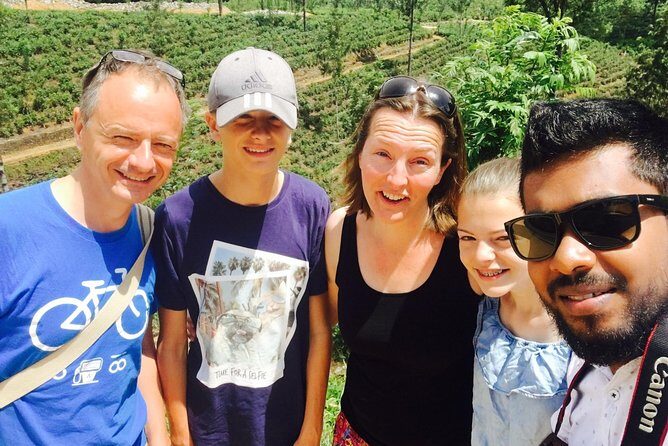 Sri Lanka sightseeing tours 11 Days with driver, vehicle and H/B accommodations - FAQs