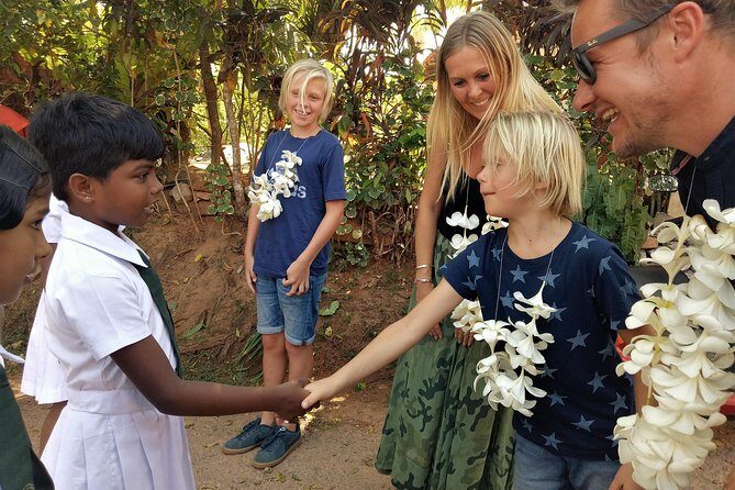 Sri Lankan Happy Faces - What Is the Sri Lankan Happy Faces Tour?