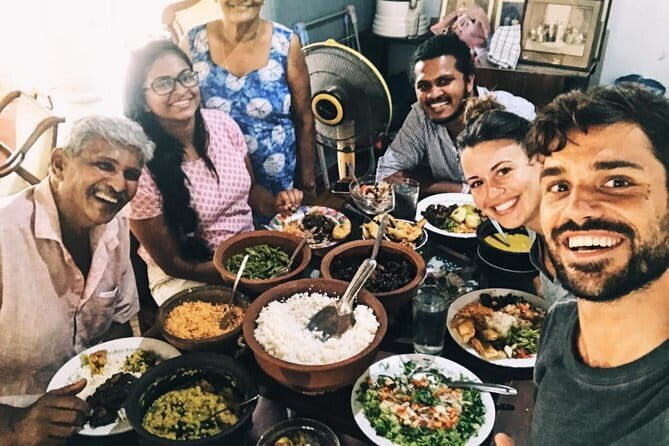 SriLanka Shore Excursion by Genuine Srilankans - Starting the Day: Kelaniya Raja Maha Vihara
