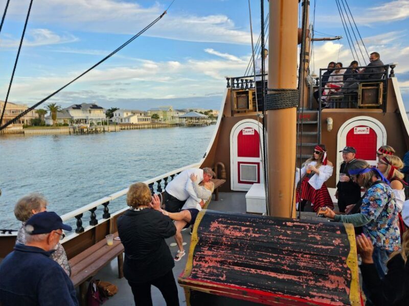 St. Augustine: Black Raven Tropical Sunset Cruise - Wildlife and Nature Encounters
