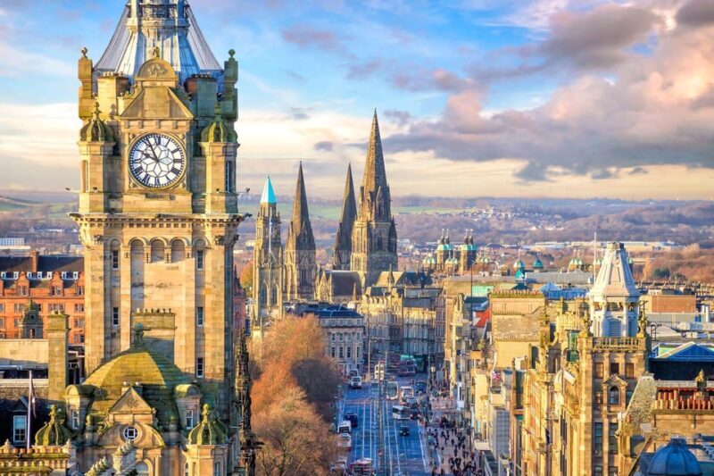 St Giles' Cathedral and Edinburgh Old Town Private Tour - Key Points