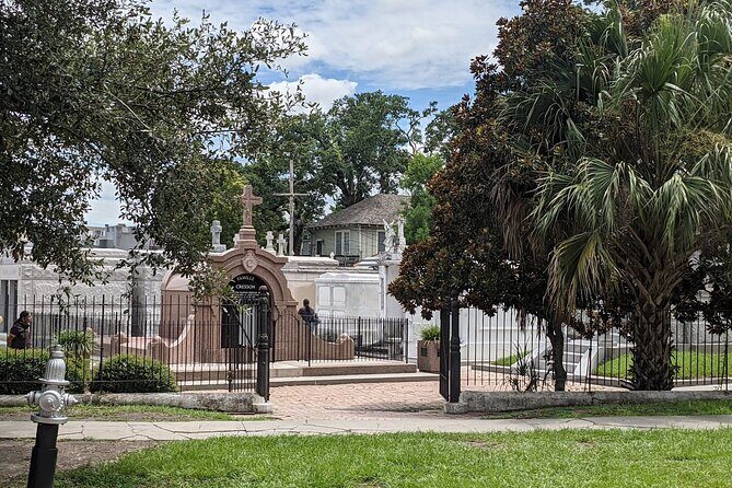 St Louis Cemetery No.3 New Orleans Burial Tradition Audio Guide - Who Will Appreciate This Tour Most?