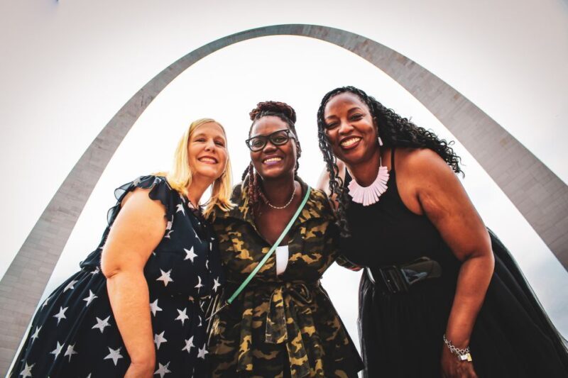 St. Louis: Gateway Arch and Old Court House Photoshoot - An In-Depth Look at the Experience