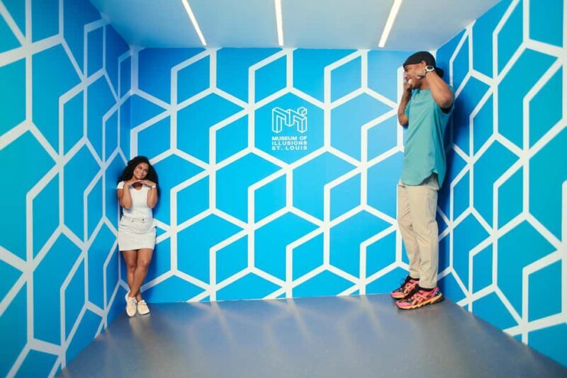 St. Louis: Museum of Illusions Entry Ticket - A Closer Look at the Experience