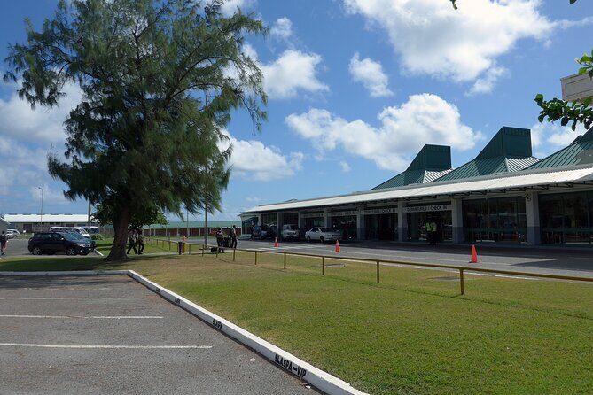 St. Lucia Private Airport Transfers from UVF (GROUPS of 4) - Who Should Consider This Transfer?