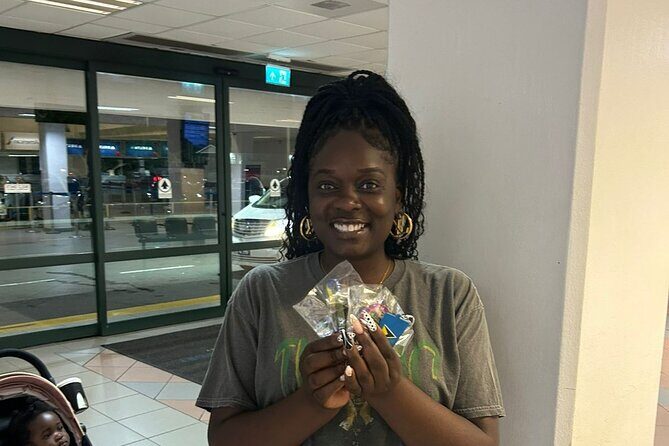 St. Lucia UVF Airport Transfers - Roundtrip with Free Souvenirs - FAQs