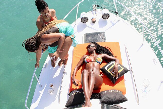 St Maarten Boat Tour with Lunch, Drinks, & Snorkeling Gear - Key Points