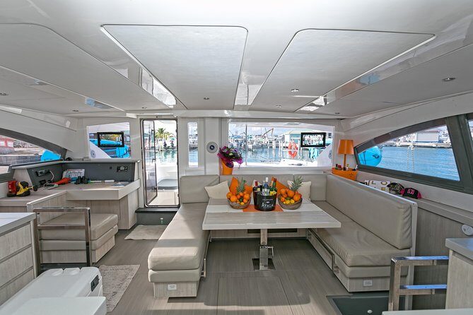 St Maarten Luxury Catamaran Full-Day Group Charter - A Complete Guide to the St Maarten Luxury Catamaran Full-Day Group Charter