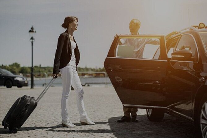 St. Maarten Private RED CARPET Airport pick up and transfers - Who Should Consider This Service?