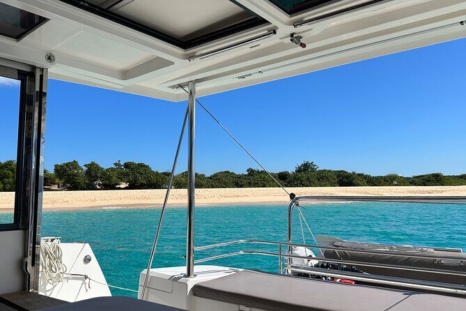 St Martin Gd Case Private cruise: dinner and night in Tintamarre - The Journey Begins: From Grand Case to Tintamarre