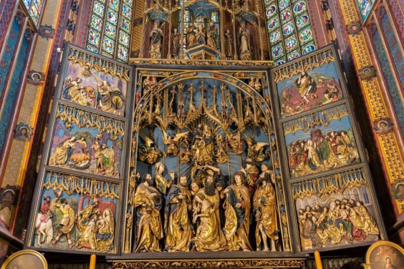 St. Mary's Basilica and more - a short walk with a guide - Key Points