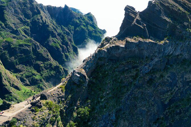Stairway to Heaven Pico do Areeiro in Madeira Island - Practical Details: Transportation and Group Dynamics