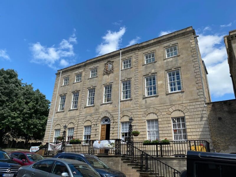 Stamford: Guided Walking Tour of Stamford - Key Points