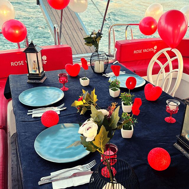 stanbul: Bosphorus Private Yacht Cruise with Tea and Coffee - Key Points