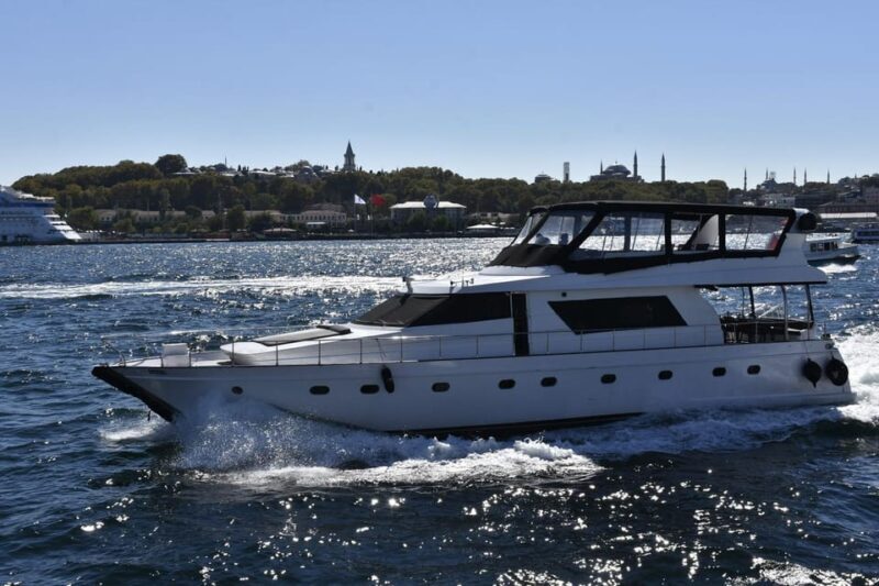 stanbul: Private Luxury Yacht on Bosphorus 24 MT (79 feet) - Who Should Consider This Tour?