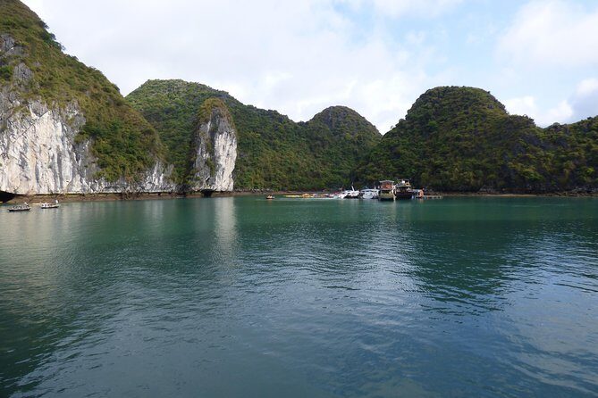 Standard Halong 2 days 1 night - overnight on cruise - Bai Tu Long routine - Who Should Consider This Tour?