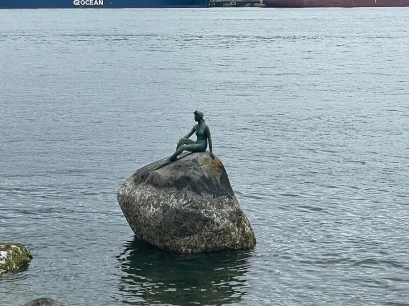 Stanley Park Highlights 2.5 Hour Walking Tour - Key Points