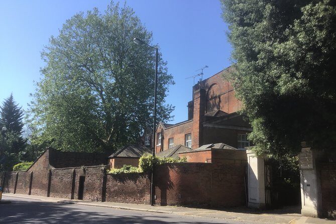 Stanmore Circular Private Walking Tour - The Role of the Guide and Authenticity