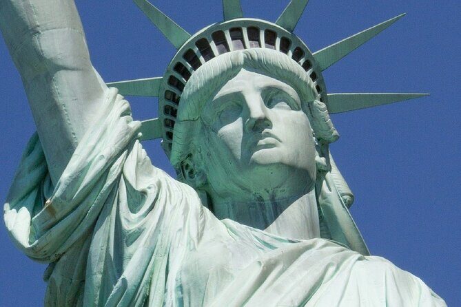 Statue of Liberty and Ellis Island Tour in Spanish - The Sum Up