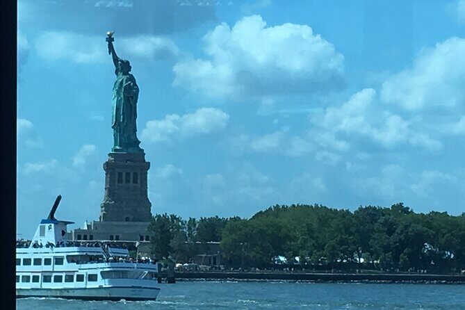 Statue of Liberty and Ellis Island Tour in Spanish - FAQ
