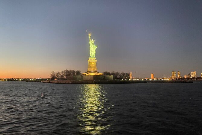Statue of Liberty Ellis Island Cruise with One World Trade Ticket - FAQ