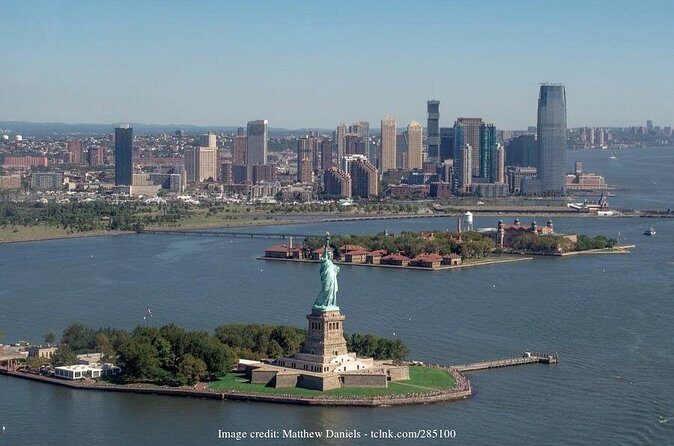 Statue of Liberty & Ellis Island: Private Half-Day Guided Tour - The Sum Up