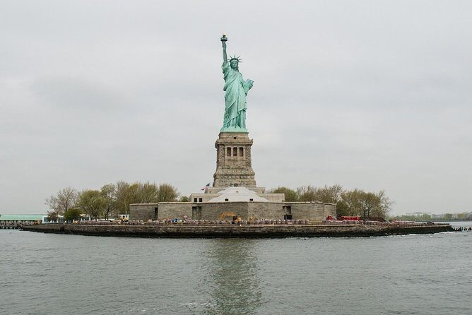 Statue of Liberty & Pre-Ferry Express Tour - Exploring the Itinerary in Depth
