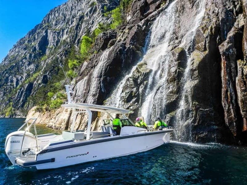 Stavanger: Guided Lysefjord Cruise to Pulpit Rock - Setting Out and First Impressions
