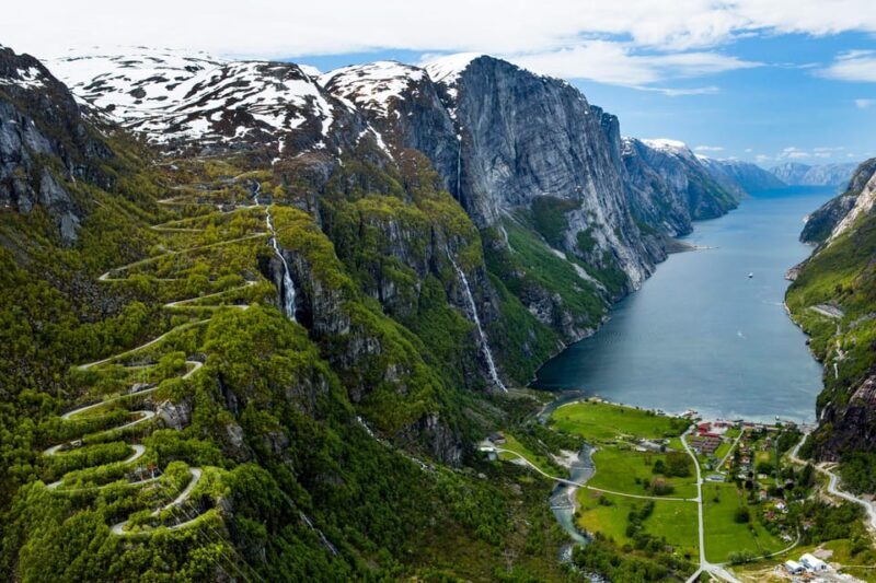 Stavanger: Kjerag Guided Tour & Lysebotn Fjord Ferry Tour - Key Points