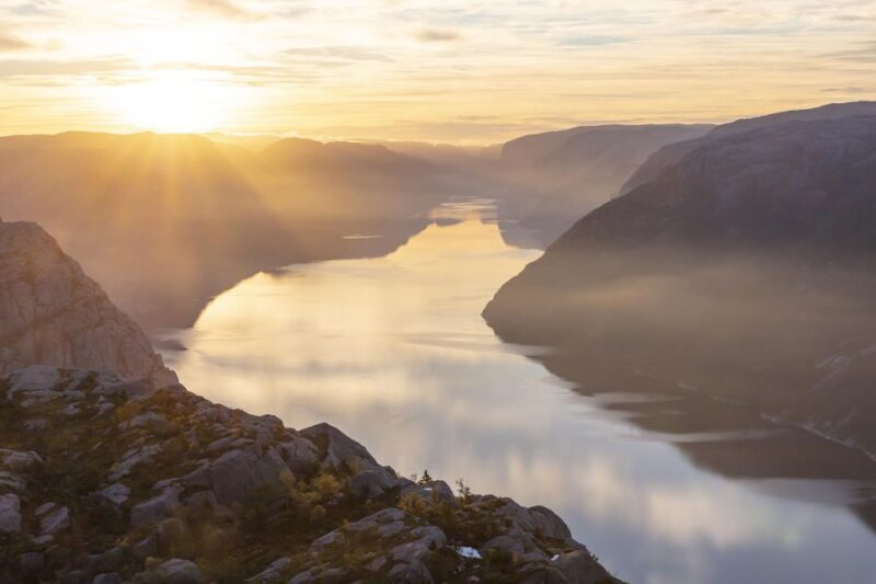 Stavanger: Preikestolen Sunrise Hike with Breakfast Buffet - Key Points